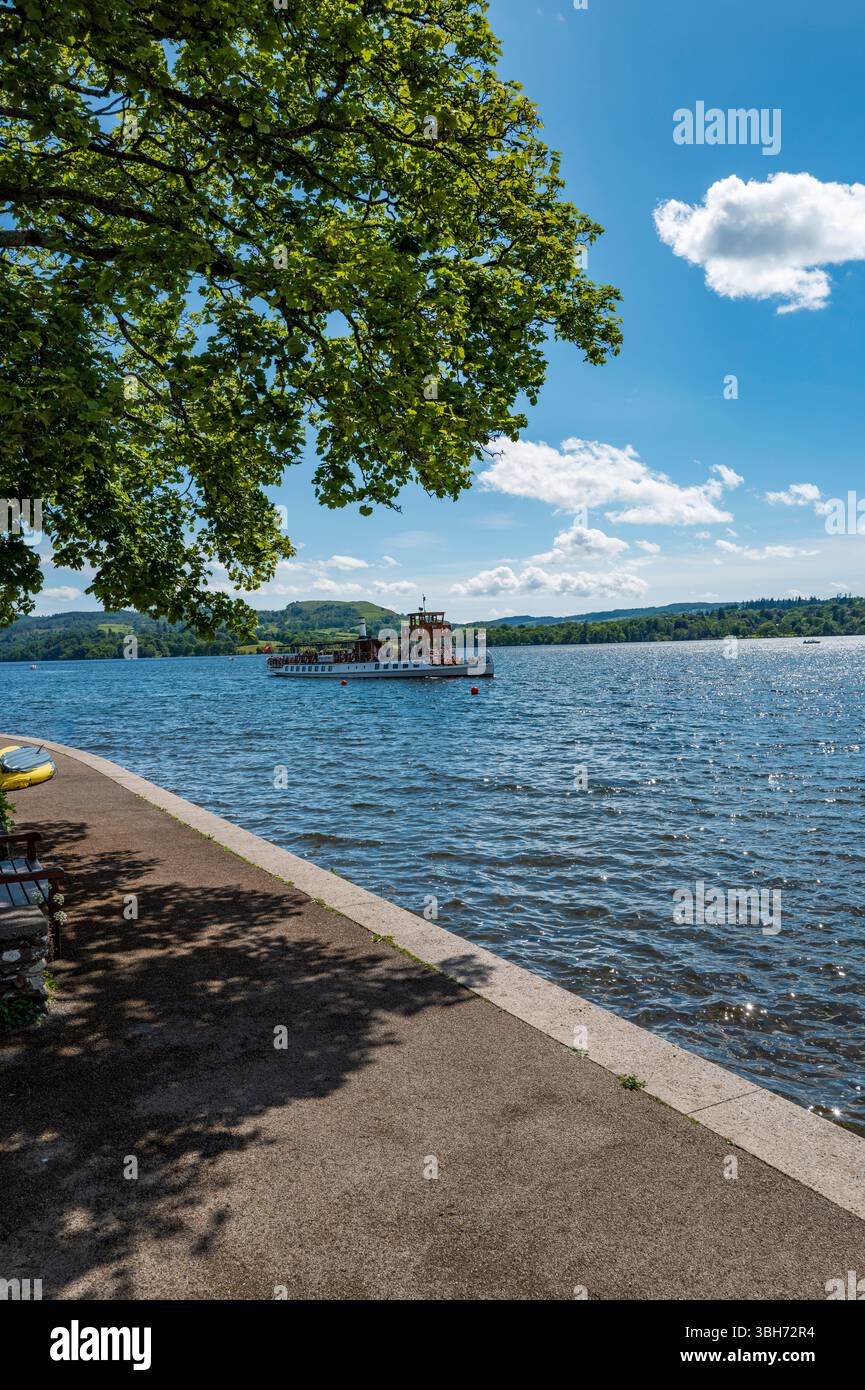 Lake windermere cruise aerial hi-res stock photography and images - Alamy