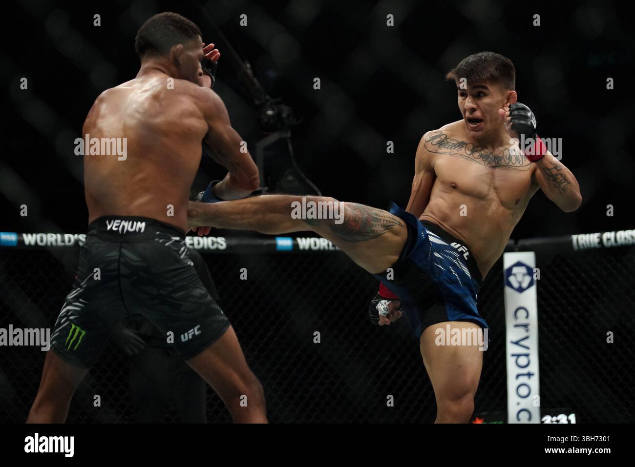 NEWARK, NEW JERSEY - JUNE 07: Mario Bautista fights Patchy Mix during ...