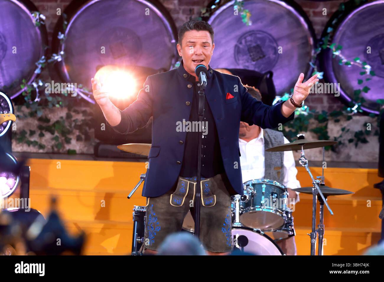 ARD - Sommerspaß mit Andy Borg. Sänger Stefan Mross während der ARD ...