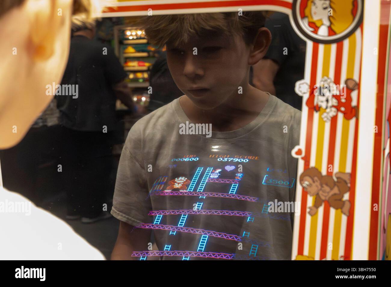 Tacoma, Washington, USA. 7th June, 2025. A boy plays Donkey Kong. The ...