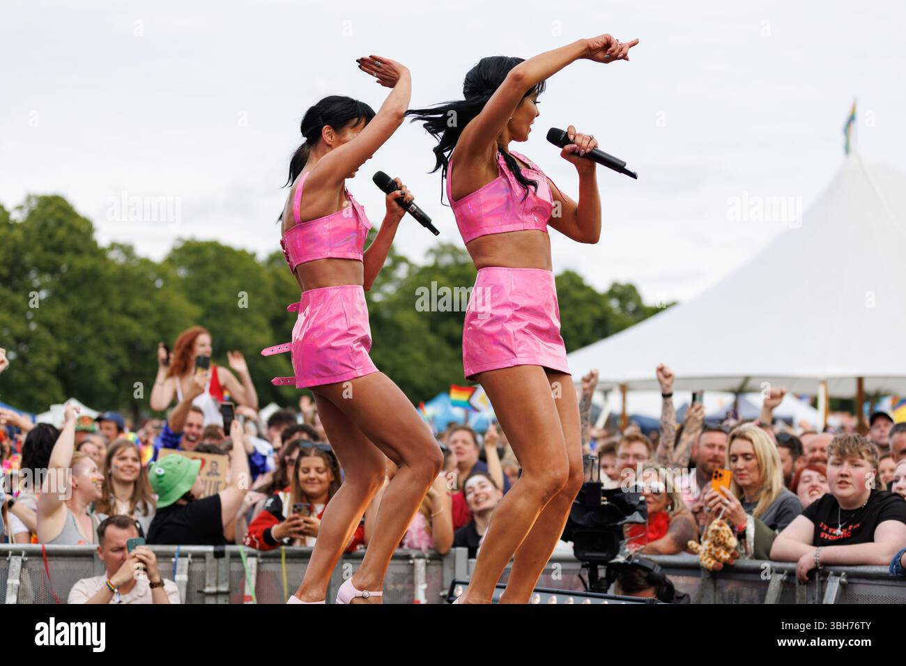 york-uk-7-june-2025-gabriela-irimia-and-monica-irimia-of-the-cheeky