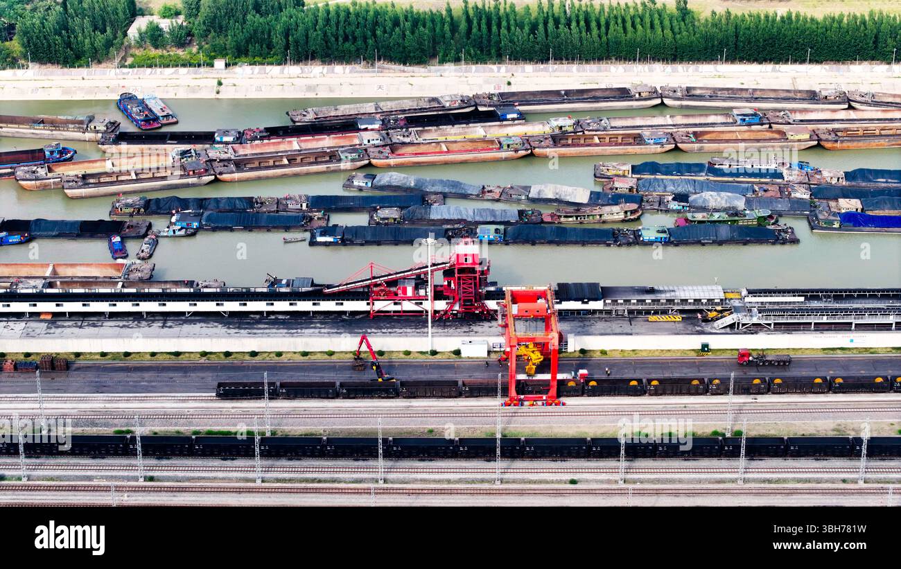 (250608) -- JINAN, June 8, 2025 (Xinhua) -- An aerial drone photo taken ...