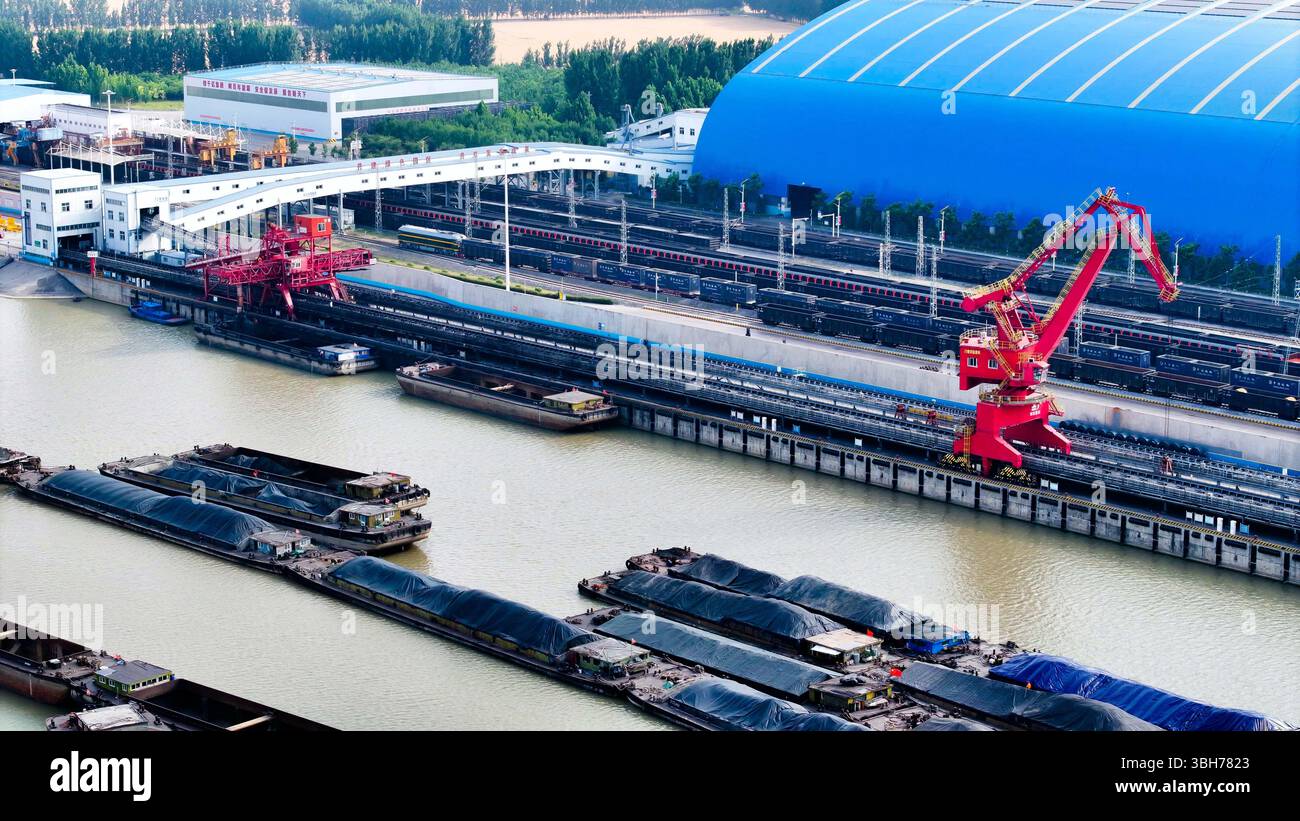 (250608) -- JINAN, June 8, 2025 (Xinhua) -- An aerial drone photo taken ...