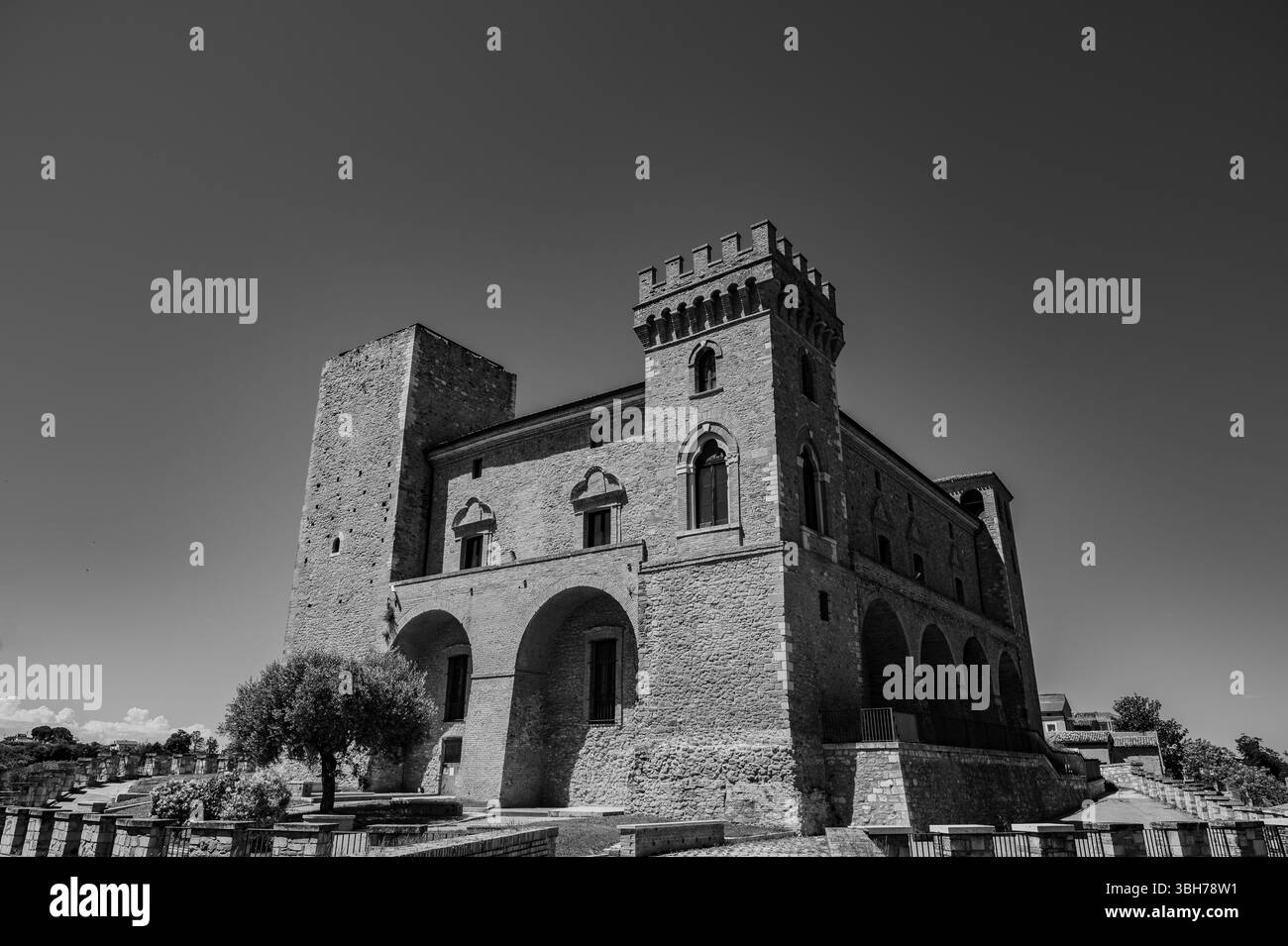 The castle is composed of four corner towers that enclose as many ...