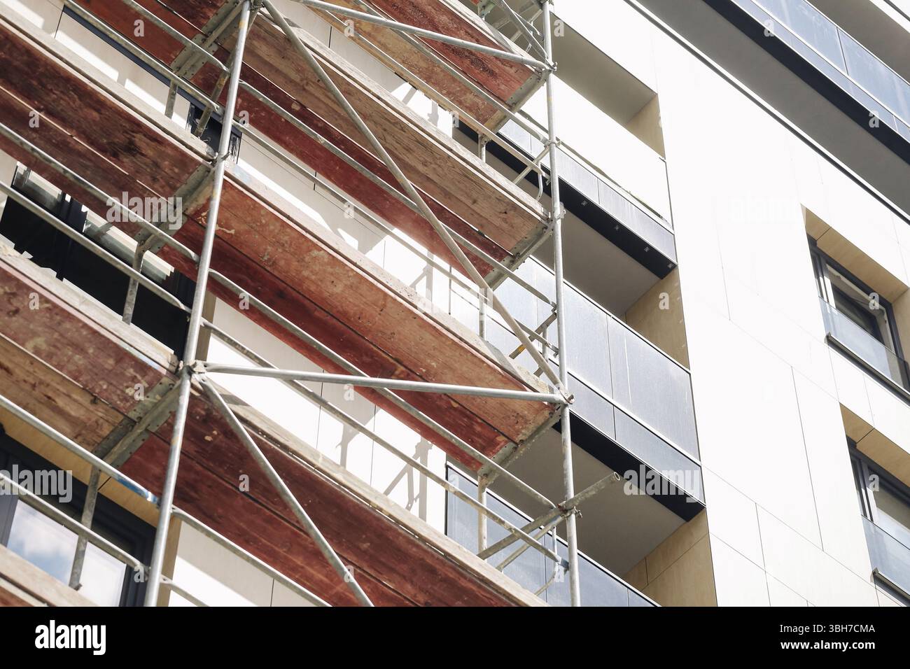 Elevated platforms in modern hi-res stock photography and images - Alamy