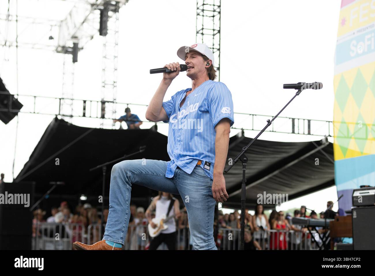 NASHVILLE, TENNESSEE - JUNE 7 , 2025: Country singer Cooper Alan ...