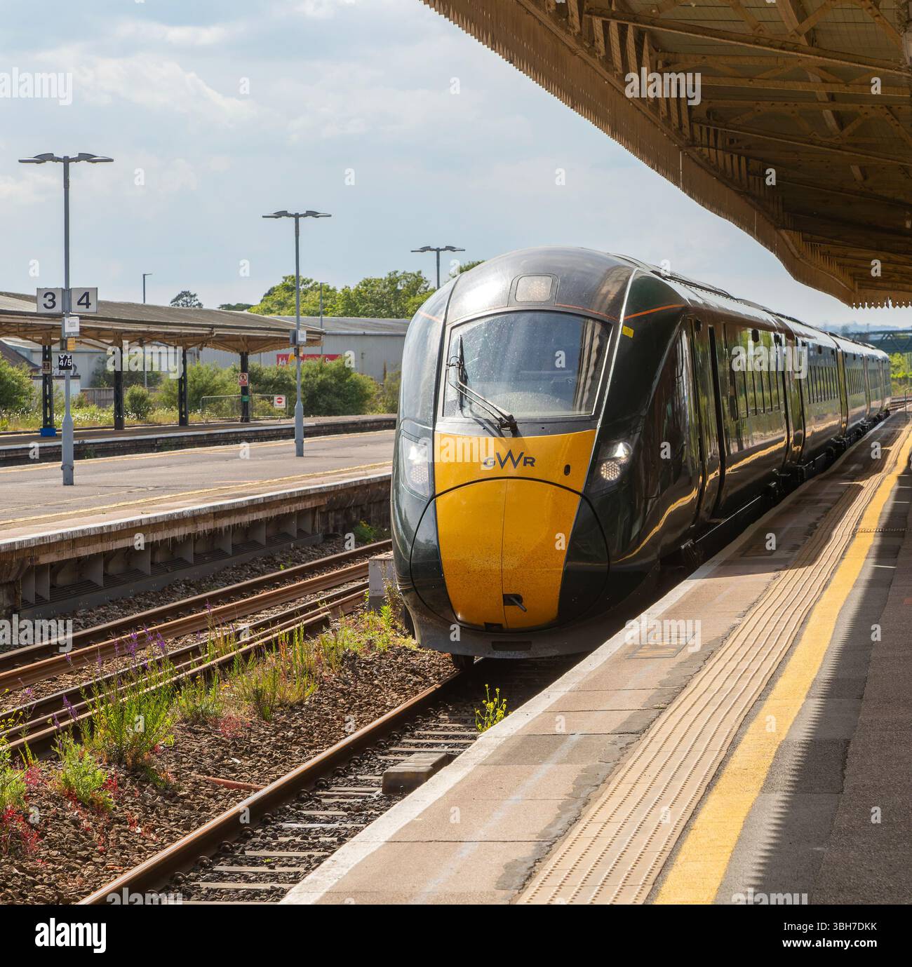 GWR British Rail Class 800 Inter City Express train arriving at ...