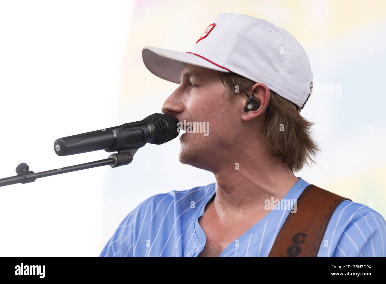 NASHVILLE, TENNESSEE - JUNE 7 , 2025: Country singer Cooper Alan ...