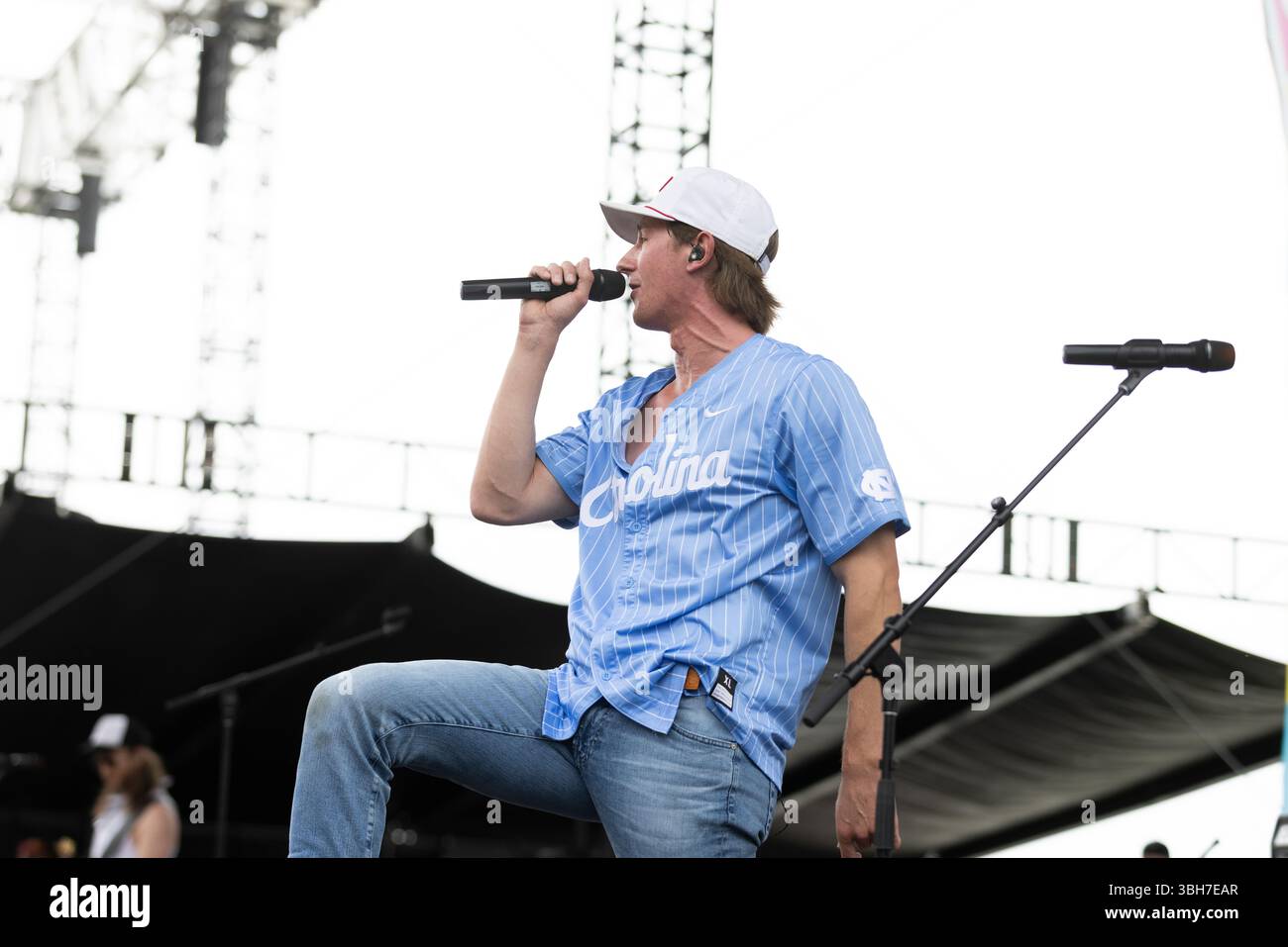 NASHVILLE, TENNESSEE - JUNE 7 , 2025: Country singer Cooper Alan ...