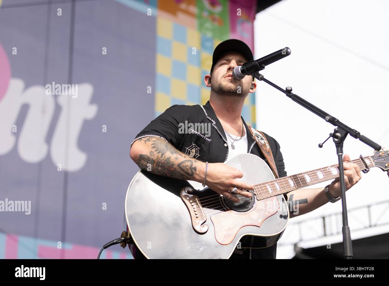 NASHVILLE, TENNESSEE - JUNE 7 , 2025: Country singer Kameron Marlowe ...