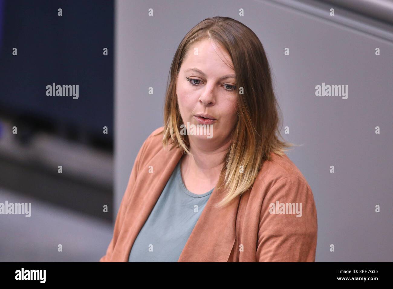 Berlin, Deutschland, 06.06.2025: Deutscher Bundestag: 11 ...