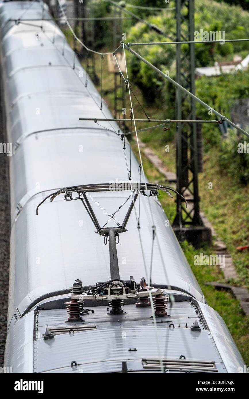 Railway power supply, overhead line, detail, tensioning of live wires, insulators, power supply ...