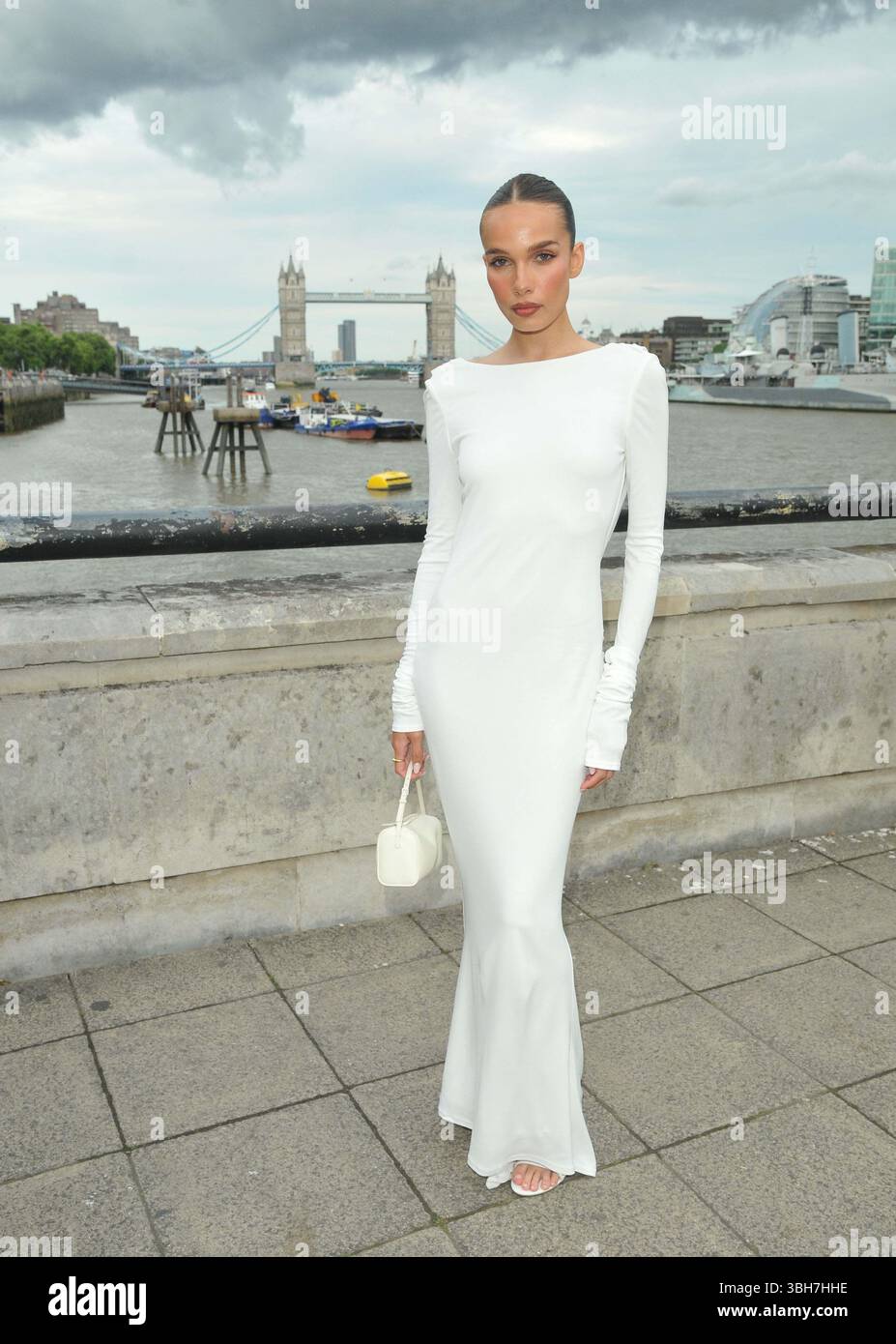 Hana Cross at the Boodles Boxing Ball 2025, Old Billingsgate, Old ...