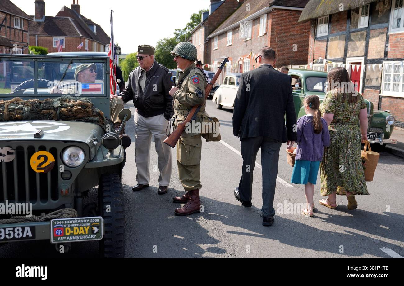 Southwick revival enthusiasts walk down the High Street during the ...
