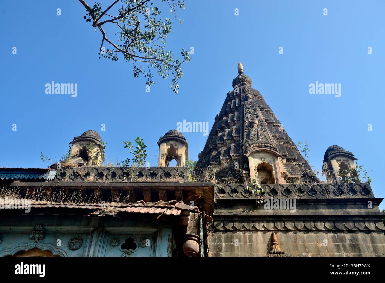 Partial view of an old temple near Panchaganga River Ghat, Kolhapur ...