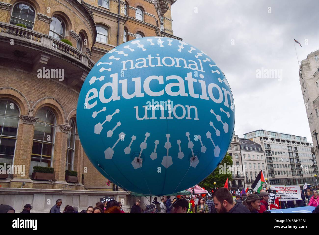 London, UK. 7th June 2025. Protesters hold a National Education Union ...