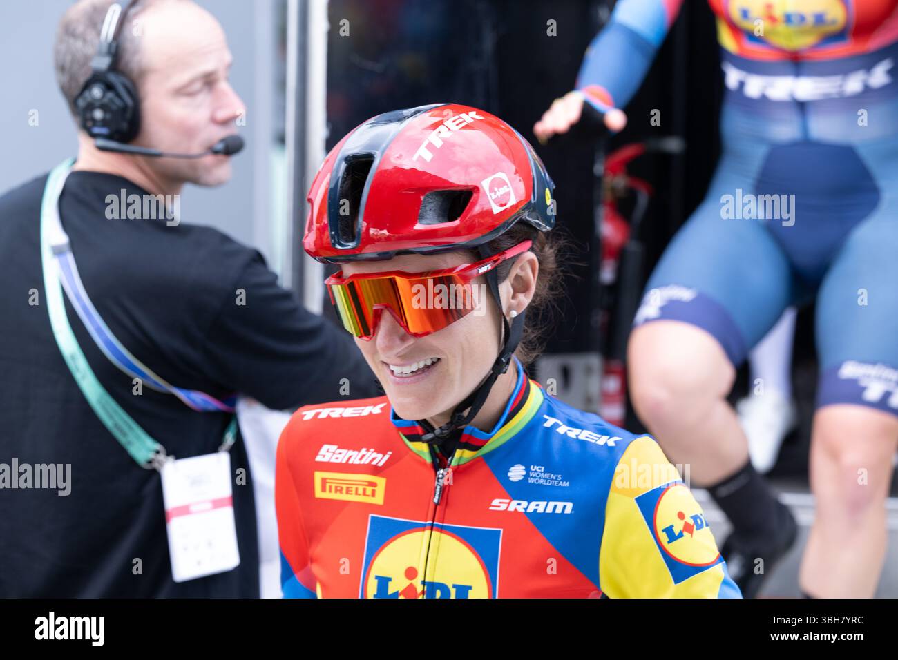 Glasgow, Scotland, UK. 8th June, 2025. Tour of Britain Women Stage 4 ...