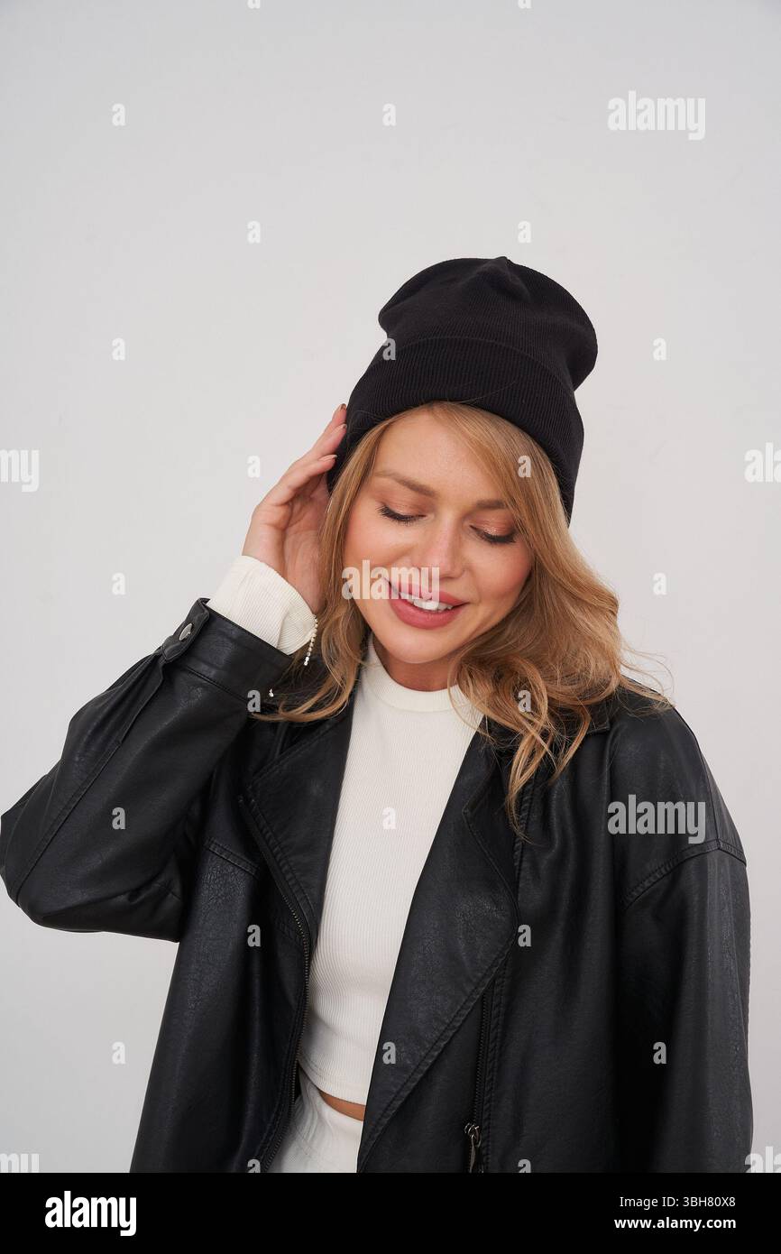 Person wearing beanie jacket hi-res stock photography and images - Alamy