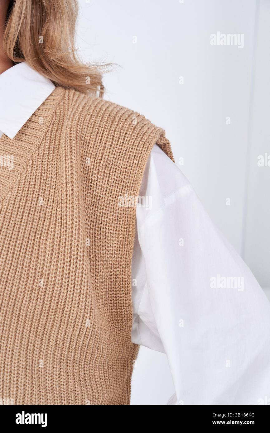 Crisp clothing detail hi-res stock photography and images - Alamy