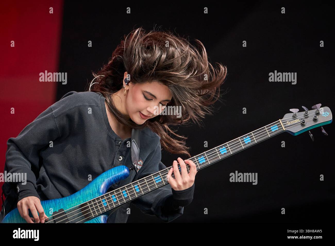 08 June 2025, Rhineland-Palatinate, Nürburg: Bassist Alejandra "Ale ...