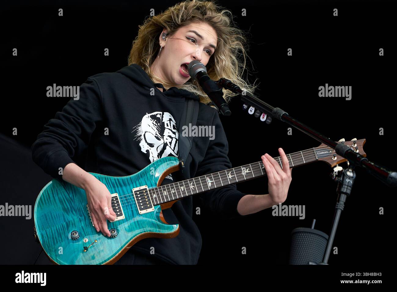 08 June 2025, Rhineland-Palatinate, Nürburg: Guitarist Daniela "Dany ...