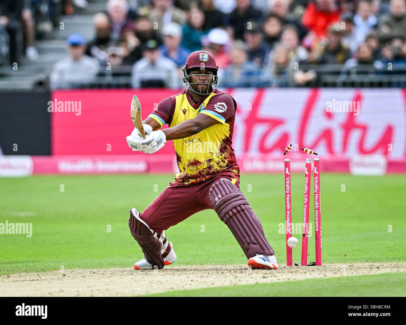 Seat Unique Stadium, Bristol, UK. 8th June, 2025. 2nd Mens Vitality ...