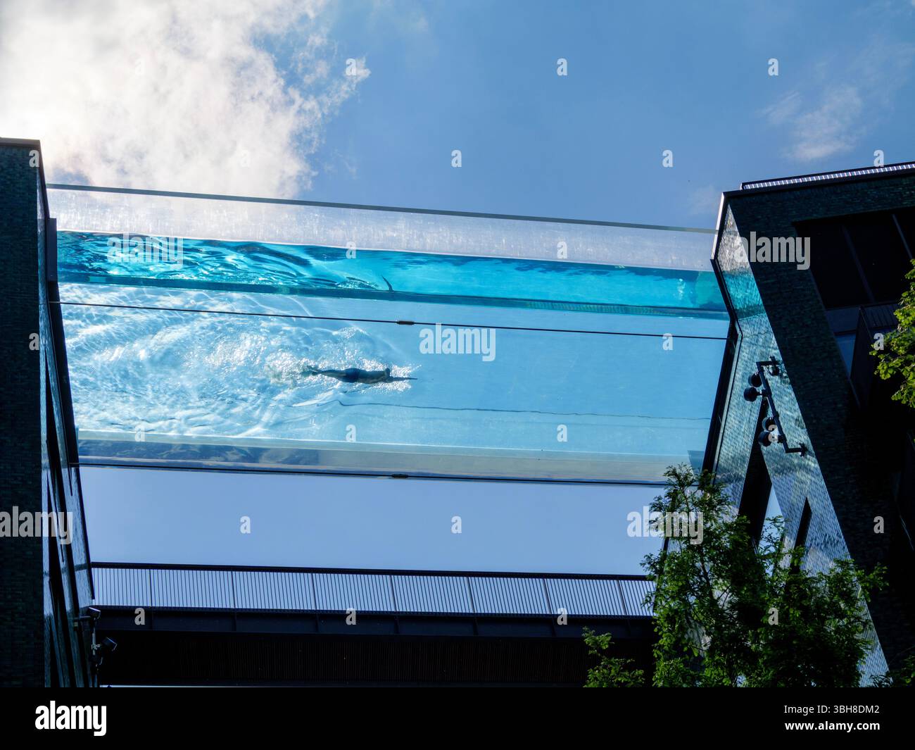 The Sky Pool at Embassy Gardens, London—a striking glass-bottomed ...