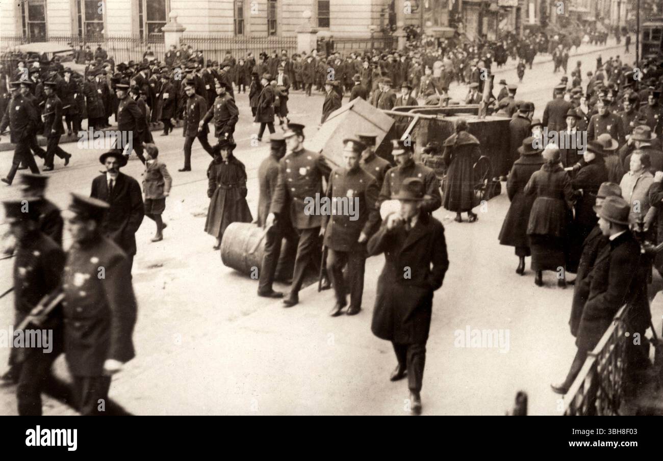 Prohibition United States of America: Large group of police officers on ...