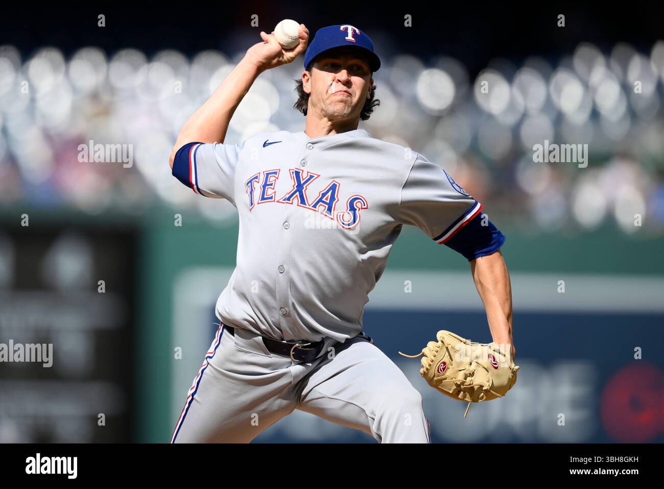 Texas Rangers starting pitcher Jacob deGrom (48) in action during a ...