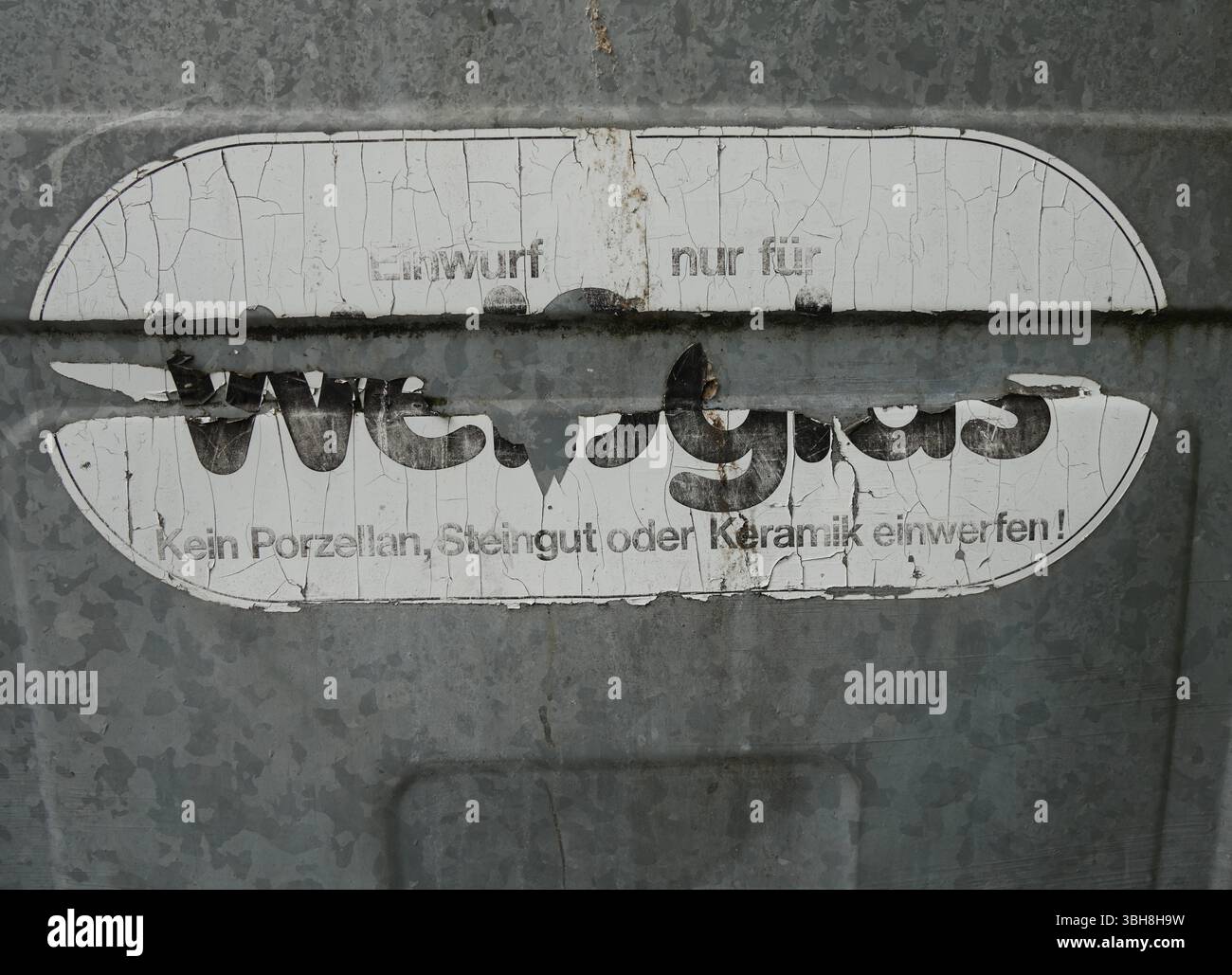 Symbol GER, 20250608, Symbolbild, Beschriftung Container *** Symbol GER ...