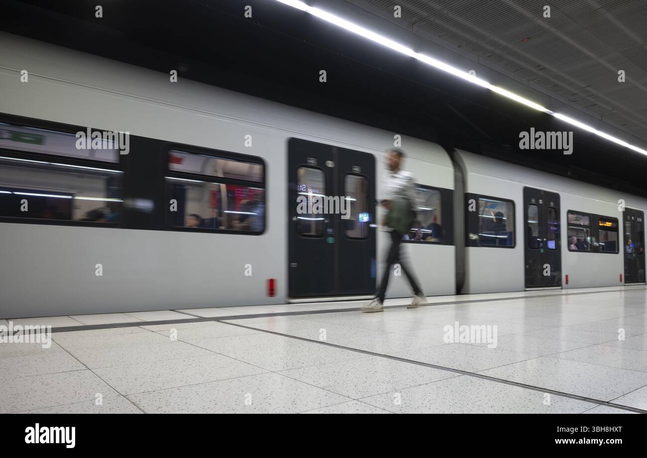 Underground entry S-Bahn, train, Generation 2025, platform, stop ...