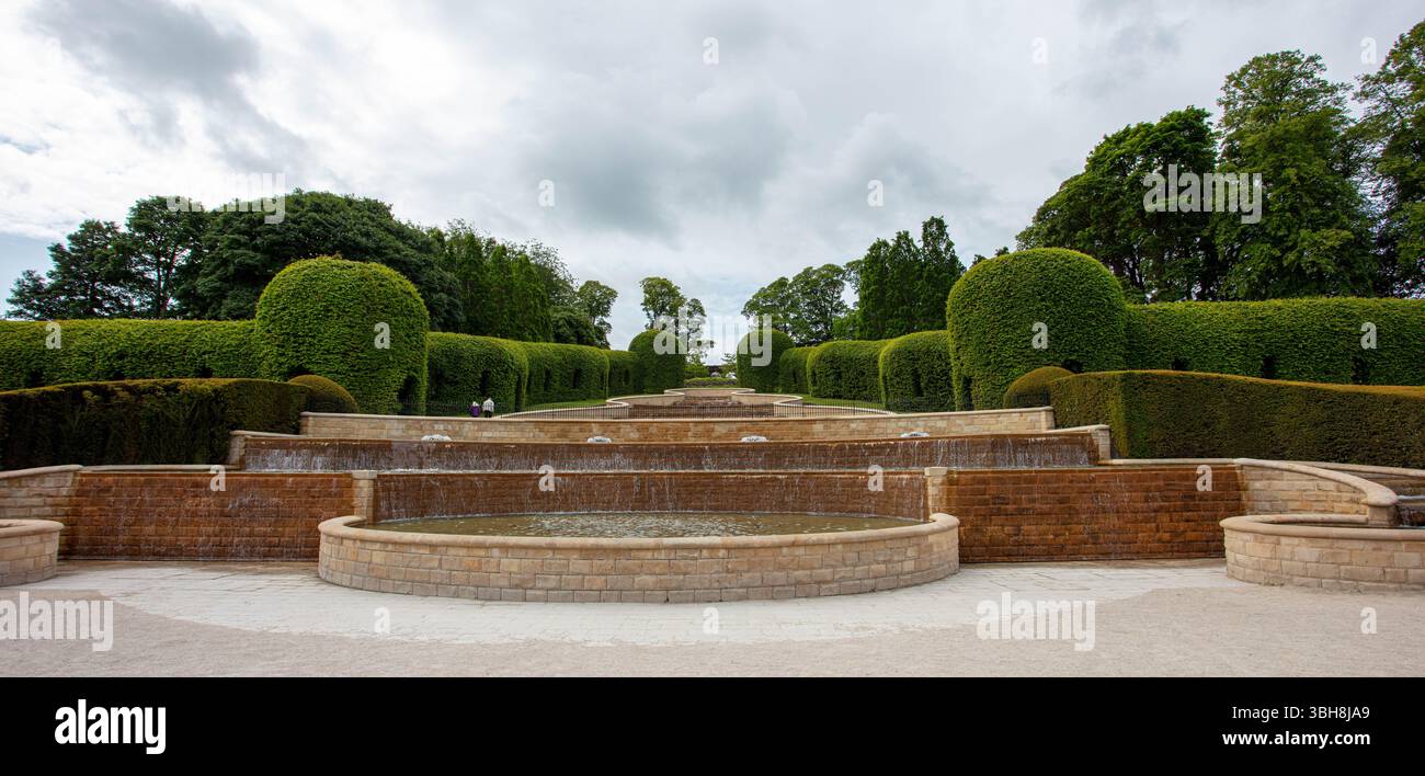 The Water cascade feature. The Alnwick Garden, Northumberland Stock ...