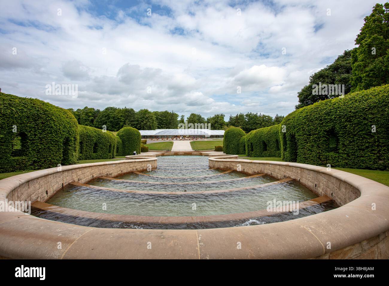 The Water cascade feature. The Alnwick Garden, Northumberland Stock ...