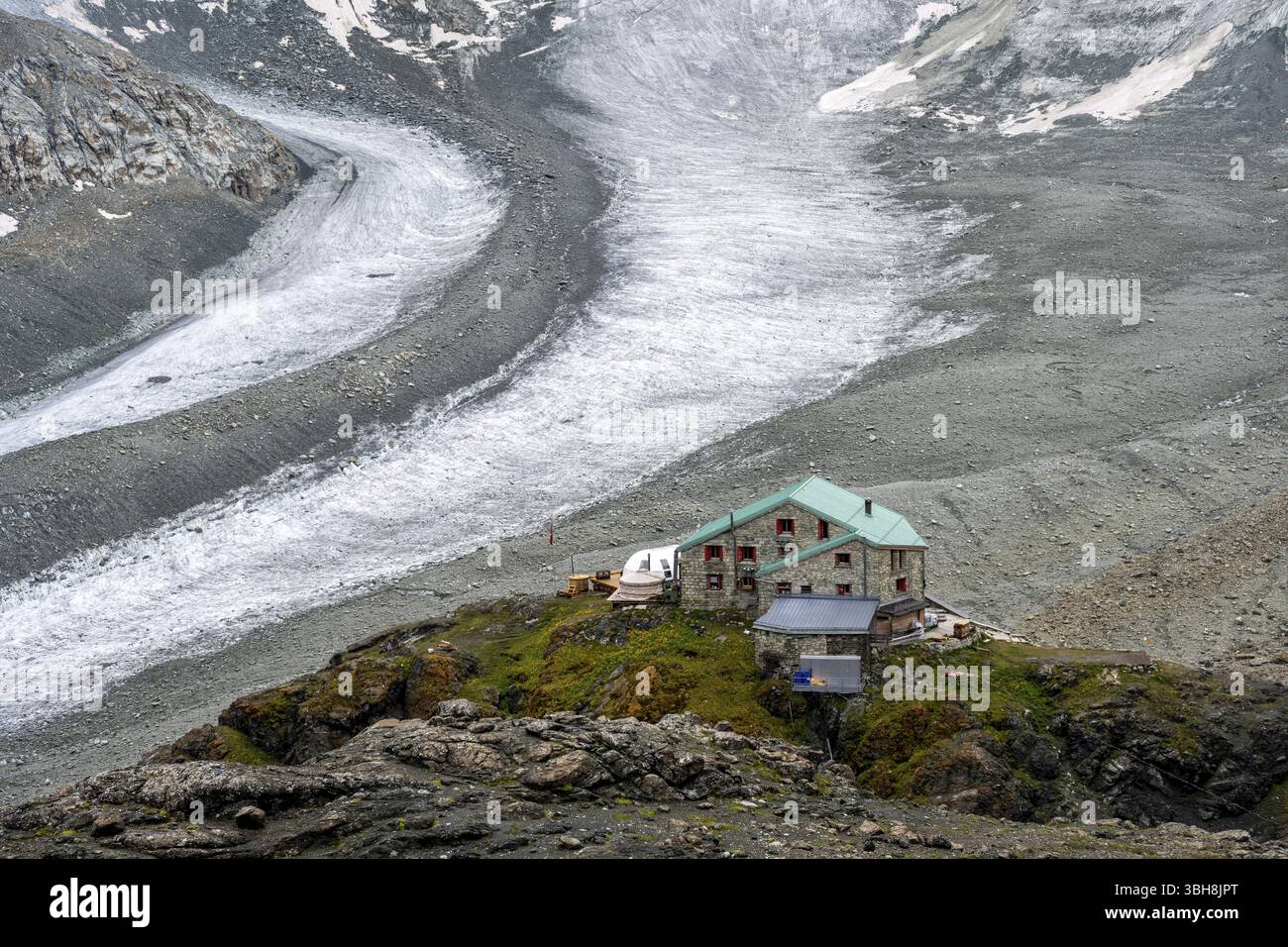 Mountain hut Cabane des Dix in front of glacier Glacier de Cheilon ...