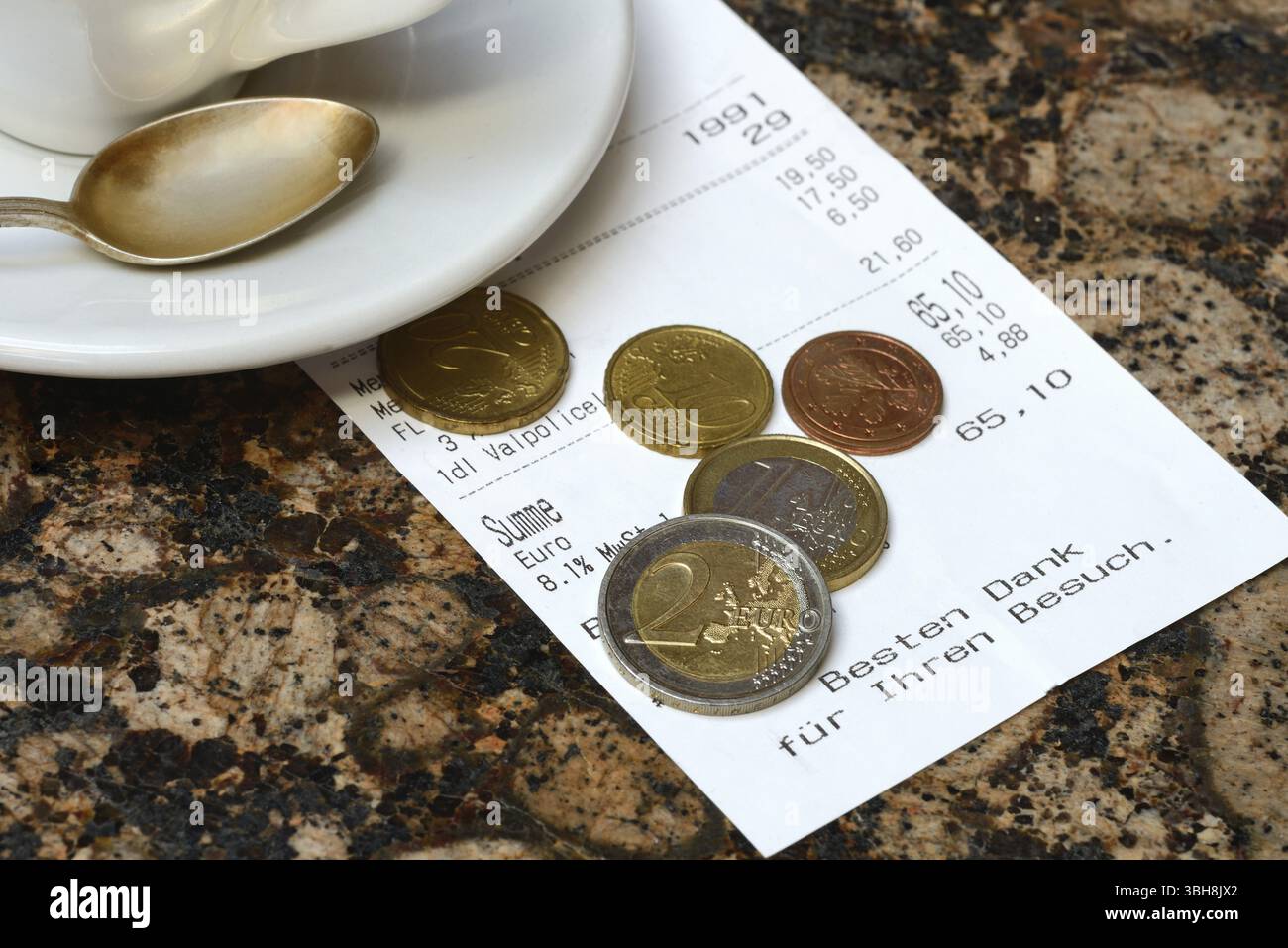 Euro tip restaurant hi-res stock photography and images - Alamy