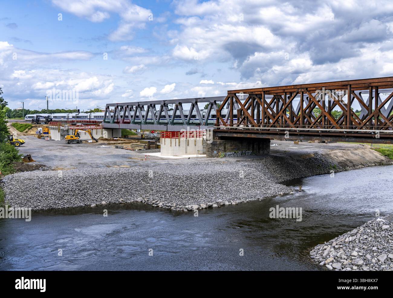 Reconstruction, extension of the Emmerich-Oberhausen railway line ...