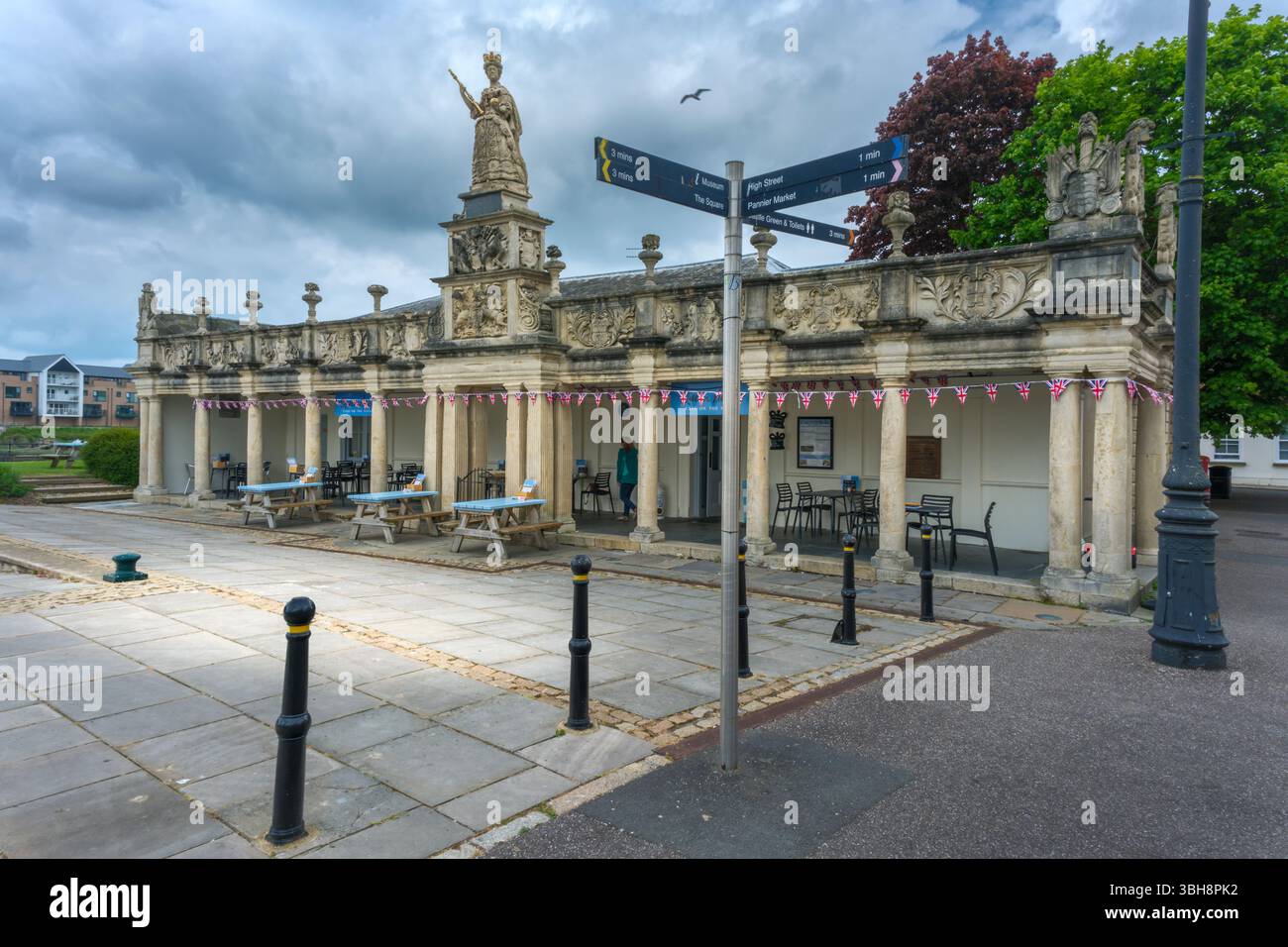 Barnstaple, North Devon - Queen Anne's Cafe on the Strand was built as ...