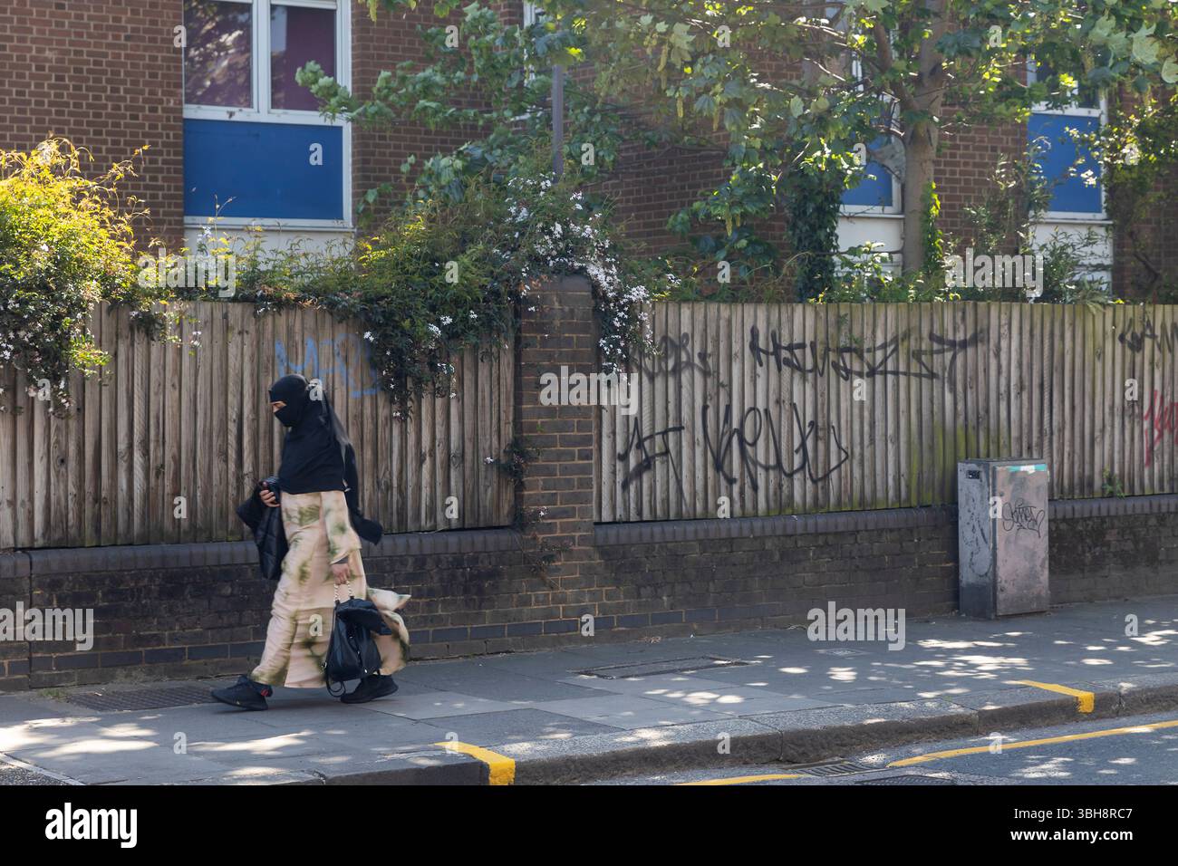 London, UK, 5 May 2025, Women wearing hijab and traditional Muslim ...
