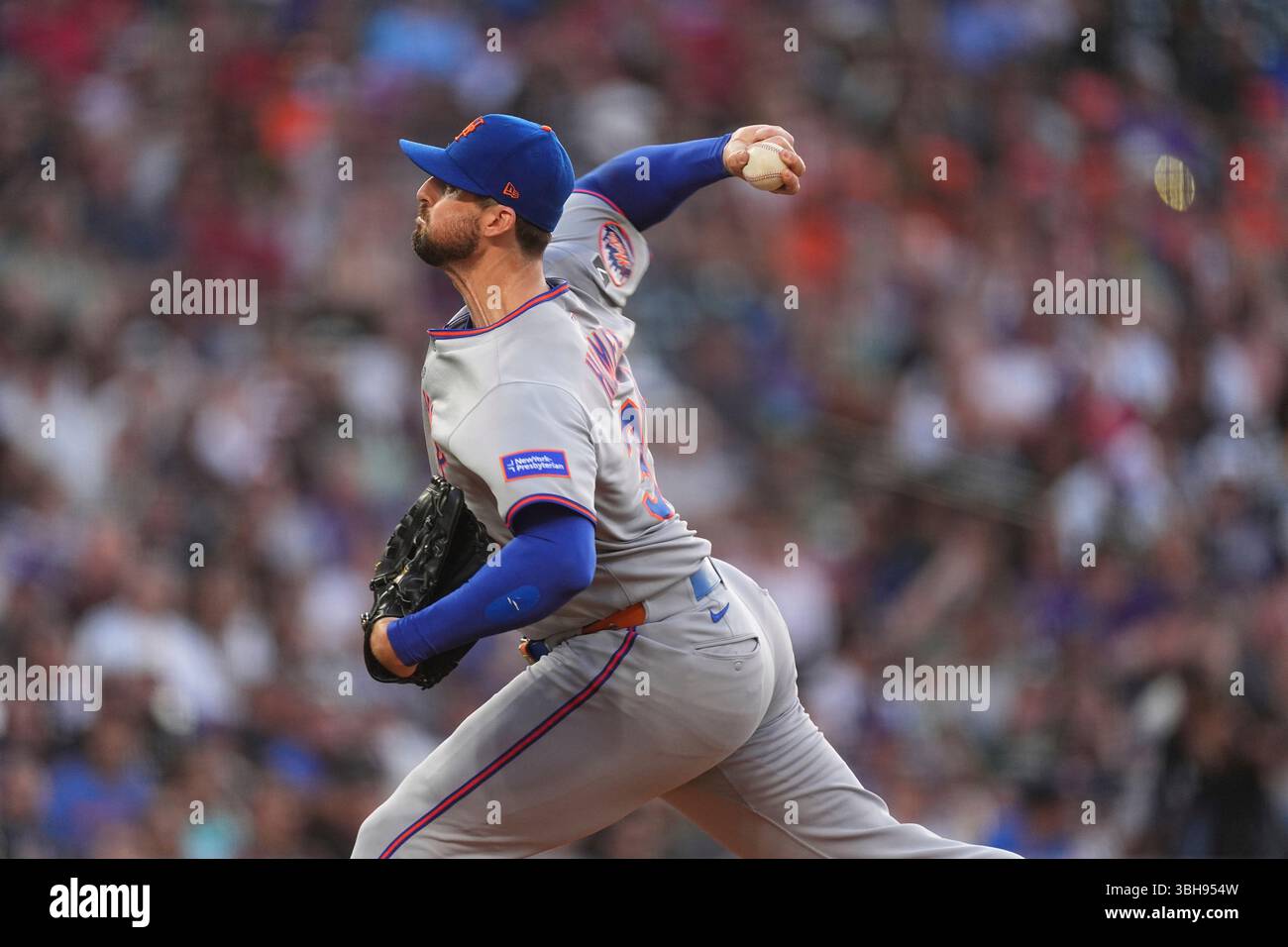 New York Mets starting pitcher Clay Holmes (35) in the first inning of ...