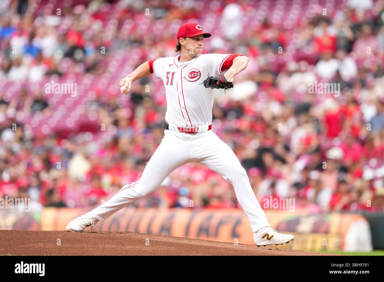 Cincinnati Reds pitcher Brady Singer throws during the first inning of ...