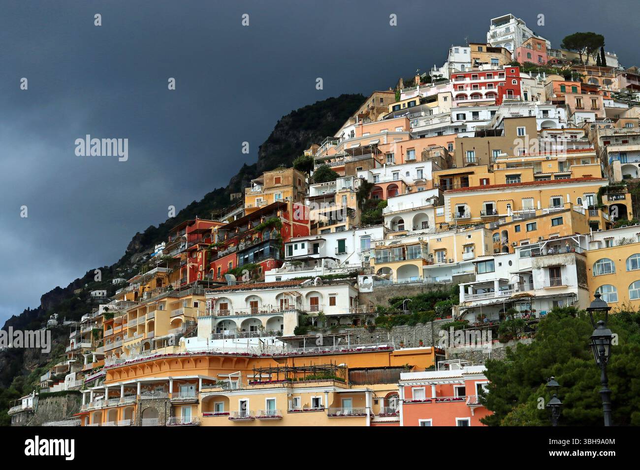 Cascading buildings positano hi-res stock photography and images - Alamy