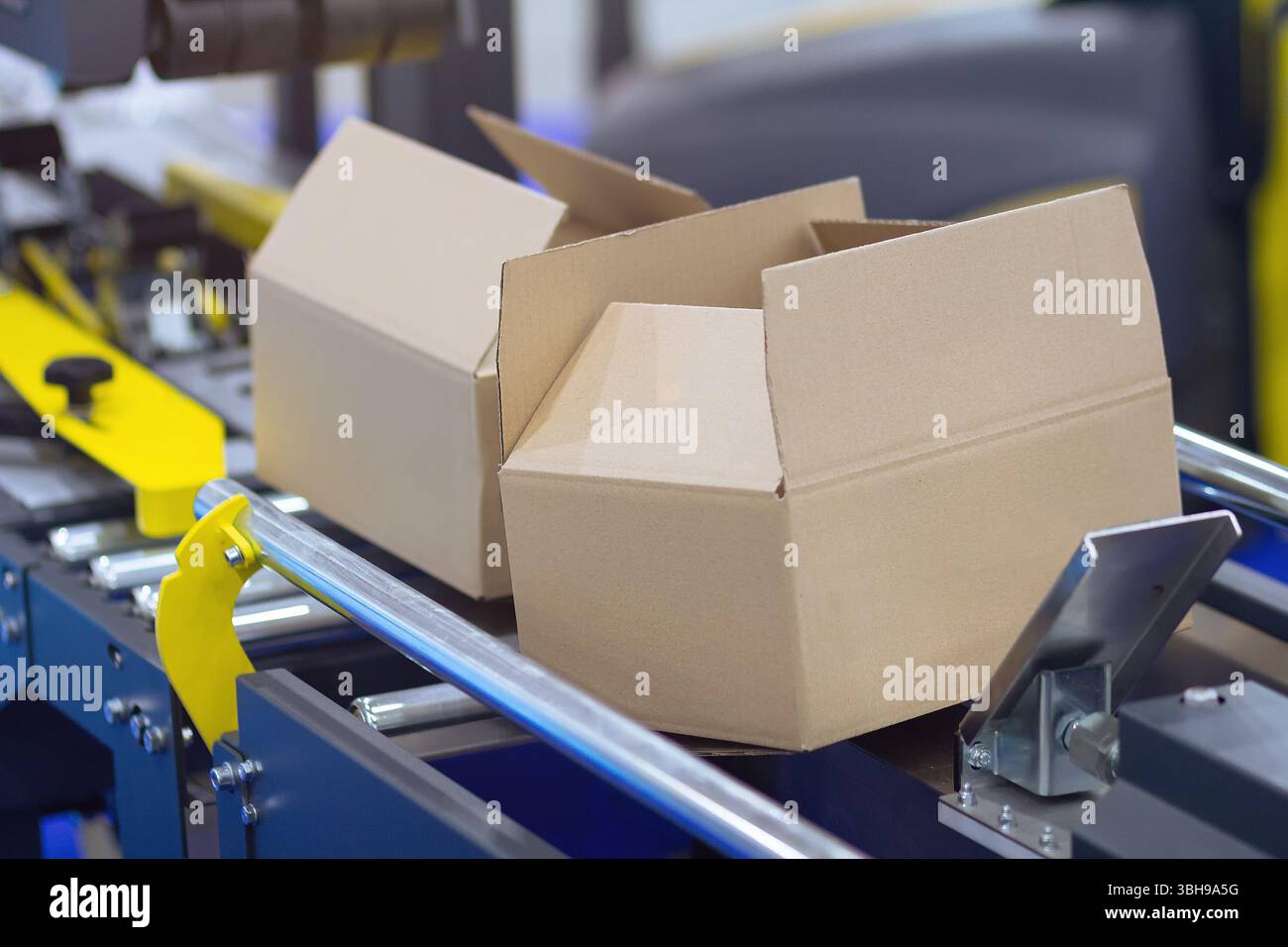 Conveyor belt photography hi-res stock photography and images - Alamy