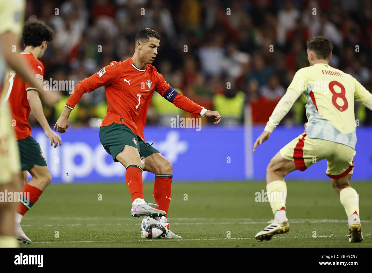 MUNCHEN - (L-R) Cristiano Ronaldo of Portugal, Fabian Ruiz of Spain ...