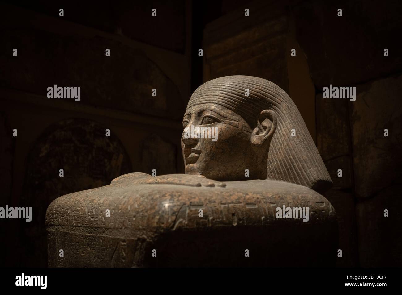 Image of ancient egyptian sculpture hi-res stock photography and images ...