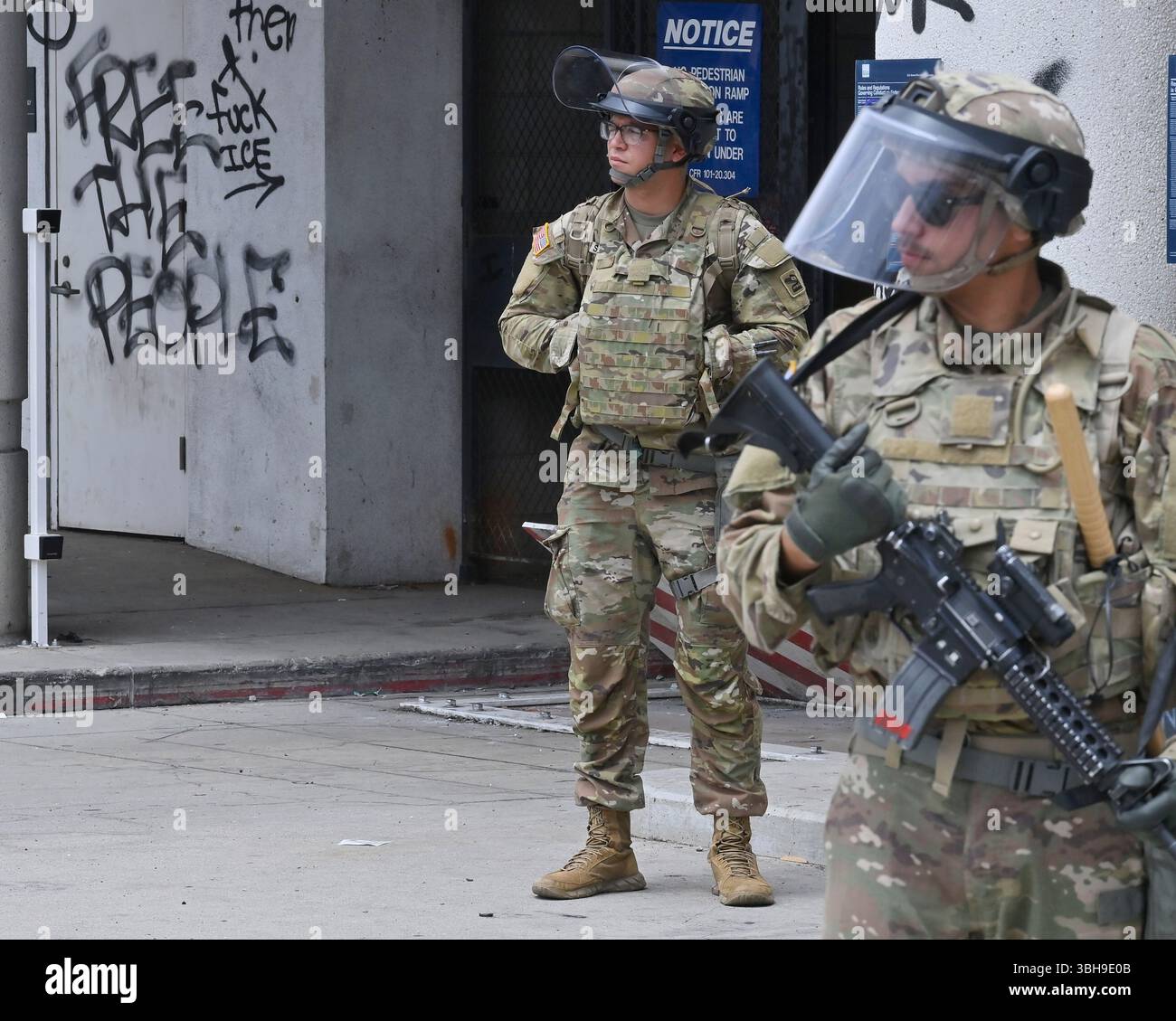 Los Angeles, United States. 08th June, 2025. California National Guard ...