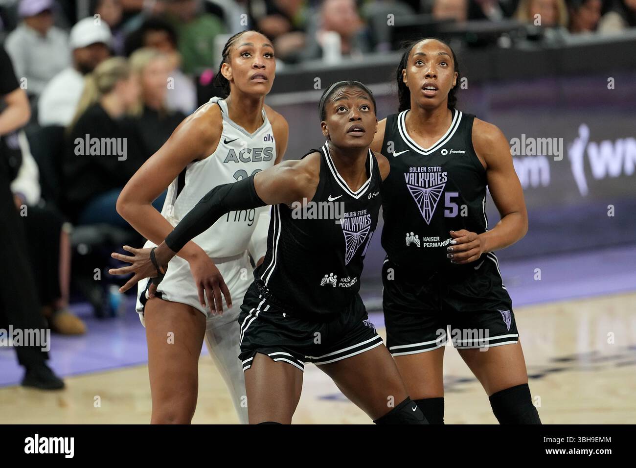 Golden State Valkyries center Temi Fagbenle (14), Golden State ...