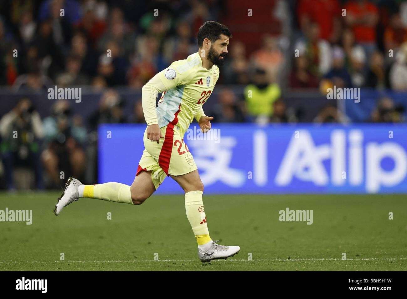 MUNCHEN - Isco of Spain during the UEFA Nations League final Portugal v ...