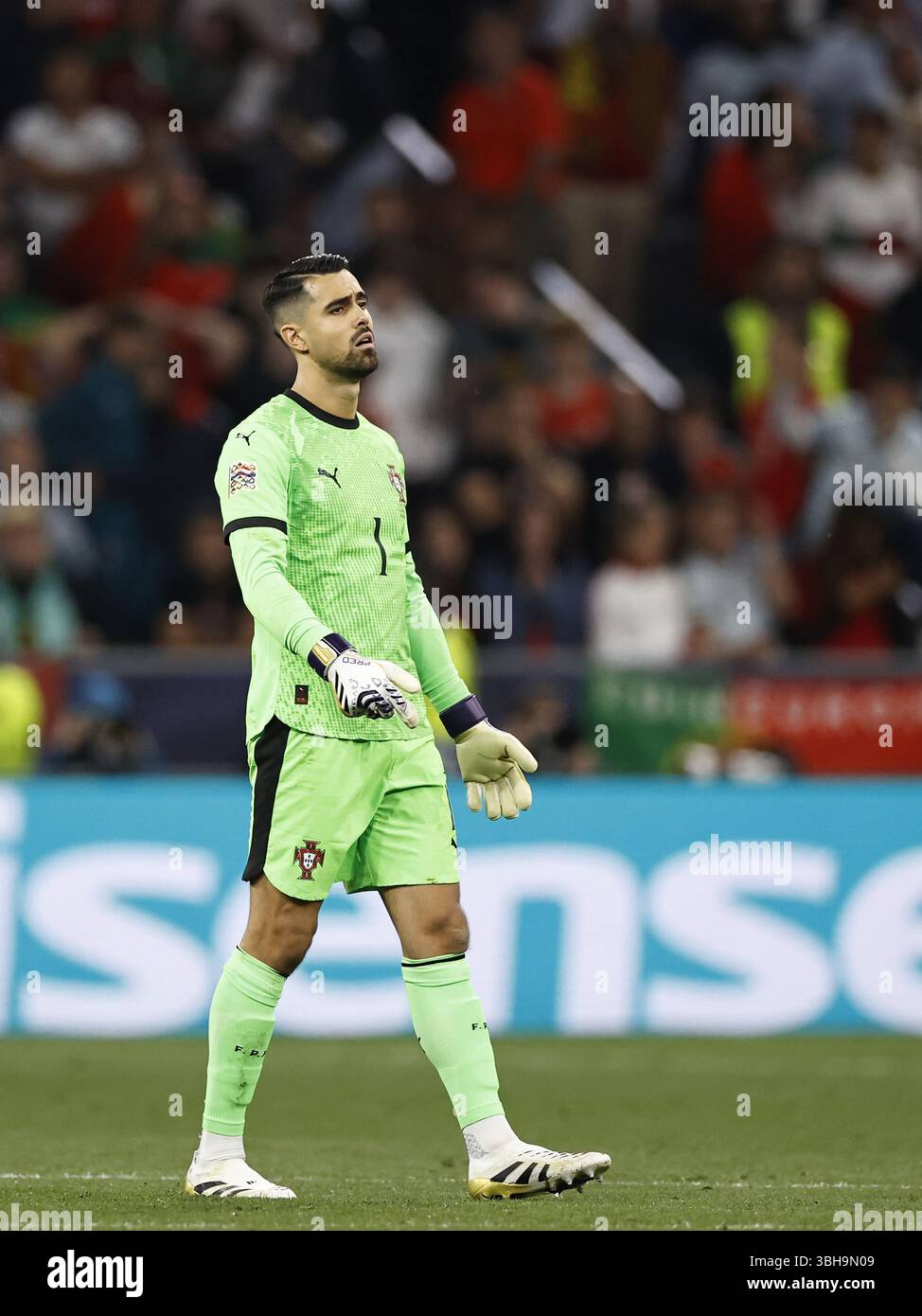 MUNCHEN Portugal Goalkeeper Diogo Costa During The UEFA Nations MUNCHEN Portugal Goalkeeper Diogo Costa During The UEFA Nations