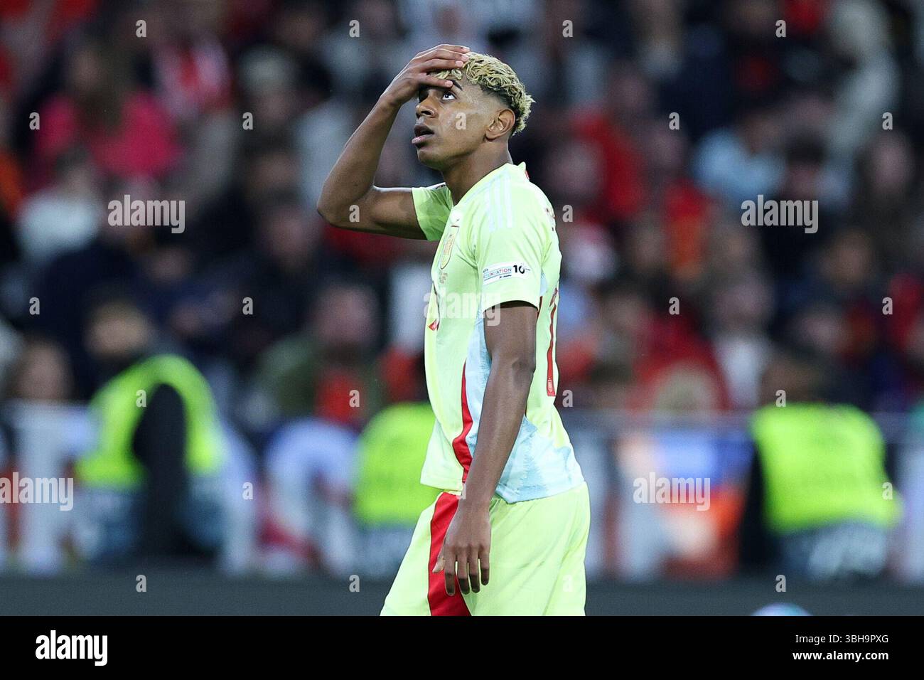 Spanien nations league lamine hi-res stock photography and images - Alamy