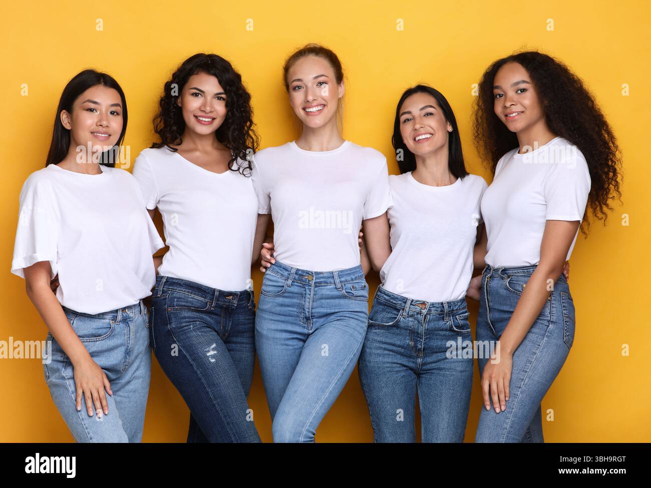 Diverse fashion models hi-res stock photography and images - Alamy